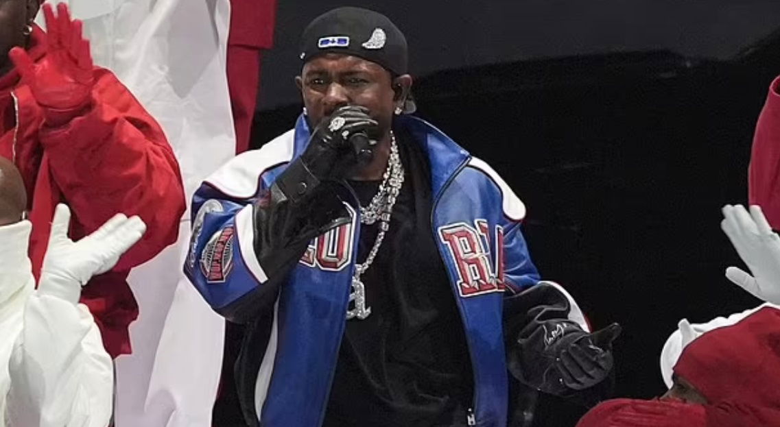 Kendrick Lamar Sends Another Shot at Drake with Super Bowl Halftime ...