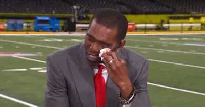 Randy Moss Makes Emotional ESPN Return at Super Bowl 2025, Overcome ...