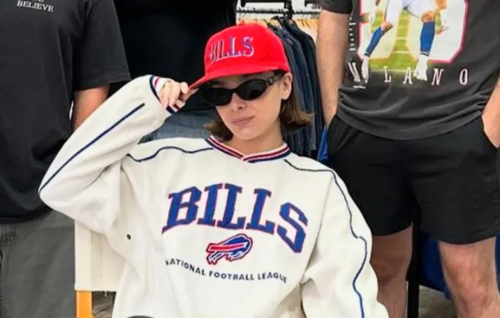 Internet Digs Up Hailee Steinfeld’s Broncos Photo as Josh Allen Preps ...