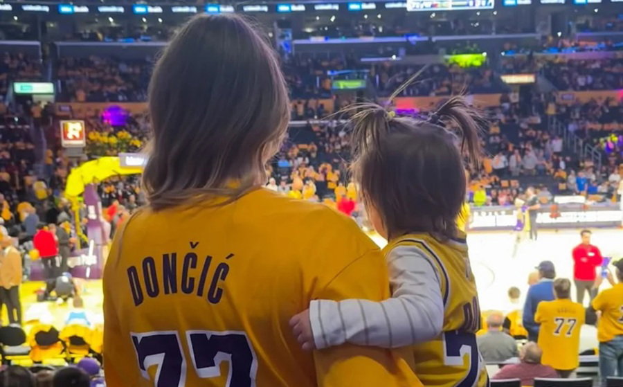 Luka Doncic’s Fiancée Anamaria Goltes and Daughter Gabriela Embracing ...