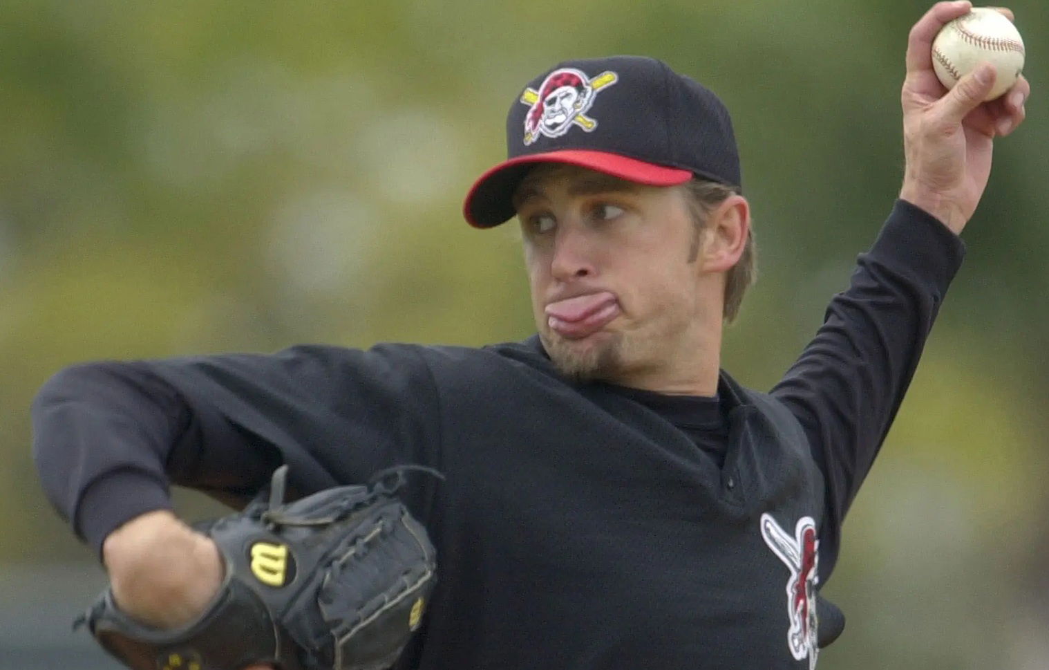 Former MLB Record-Setting Relief Pitcher Passes Away at 53 - TMSPN