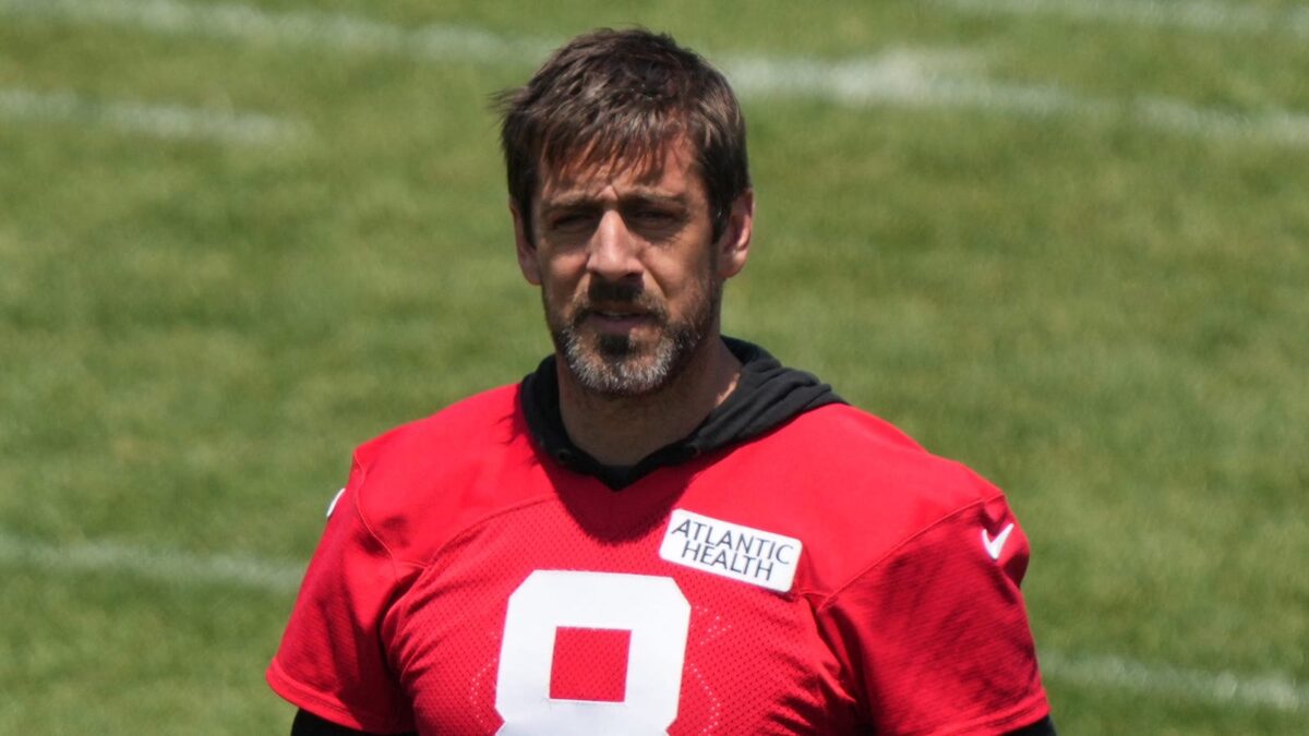 New Photo Surfaces of Angry Aaron Rodgers Flipping Off Paparazzi Amid Outburst Over 'Fake ...