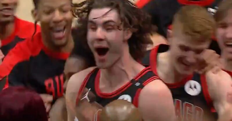 Josh Giddey Stuns Lakers with Insane Halfcourt Buzzer-Beater to Lift ...