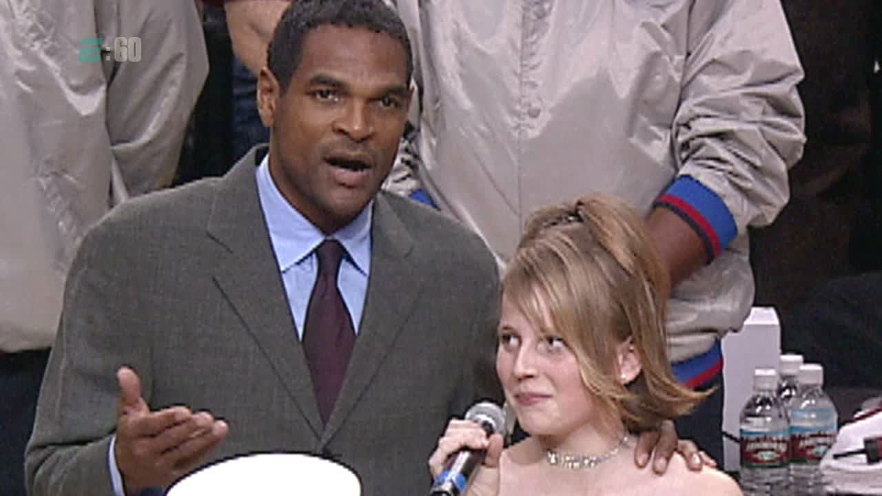 Trail Blazers Invite 2003 Anthem Singer Back for a Redemption ...