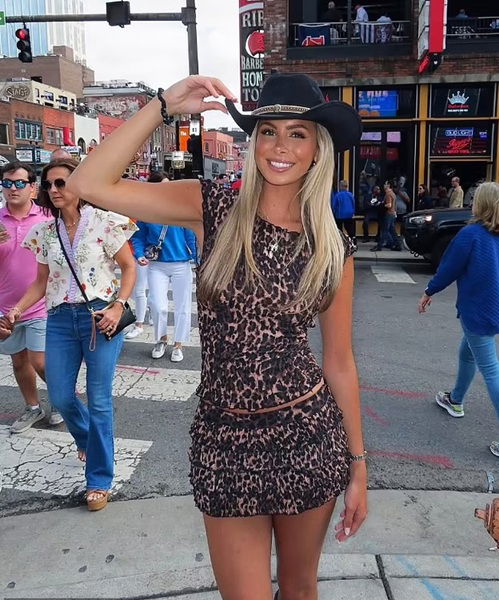 Who Is Talia Baia? The Student Reporter at the Center of Viral ...