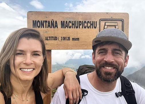 Aaron Rodgers Sparks ‘Fake Marriage’ Rumors with Solo Beach Stroll - TMSPN