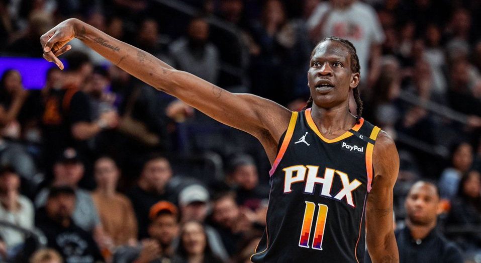 Suns Reporter Stands on Step Ladder to Interview Bol Bol After His 25 ...