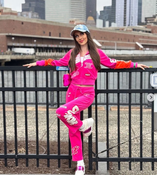 Bill Belichick’s Girlfriend Jordon Hudson Turns Heads at Her First ...