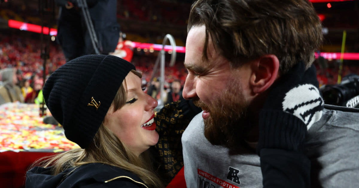 Taylor Swift and Travis Kelce Surprise Diners in Philadelphia with First Public Outing in Two ...