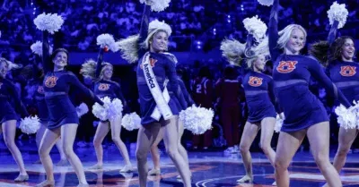 Auburn Cheerleader Draws Attention Ahead of Final Four Matchup - TMSPN