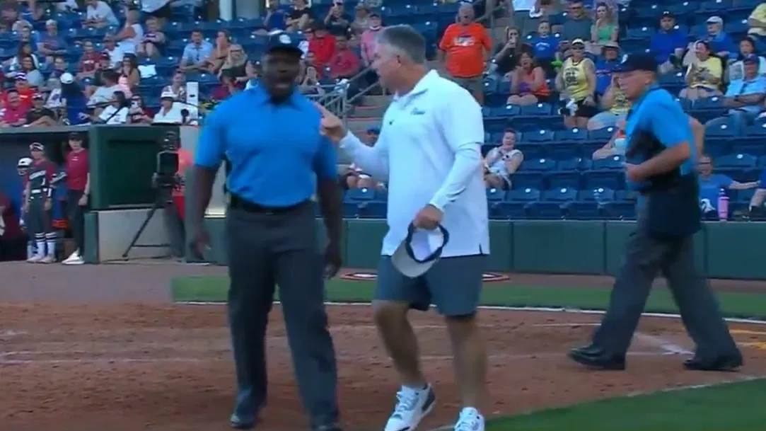 Florida Softball Coach Erupts Over Controversial 30-Minute Delay - TMSPN
