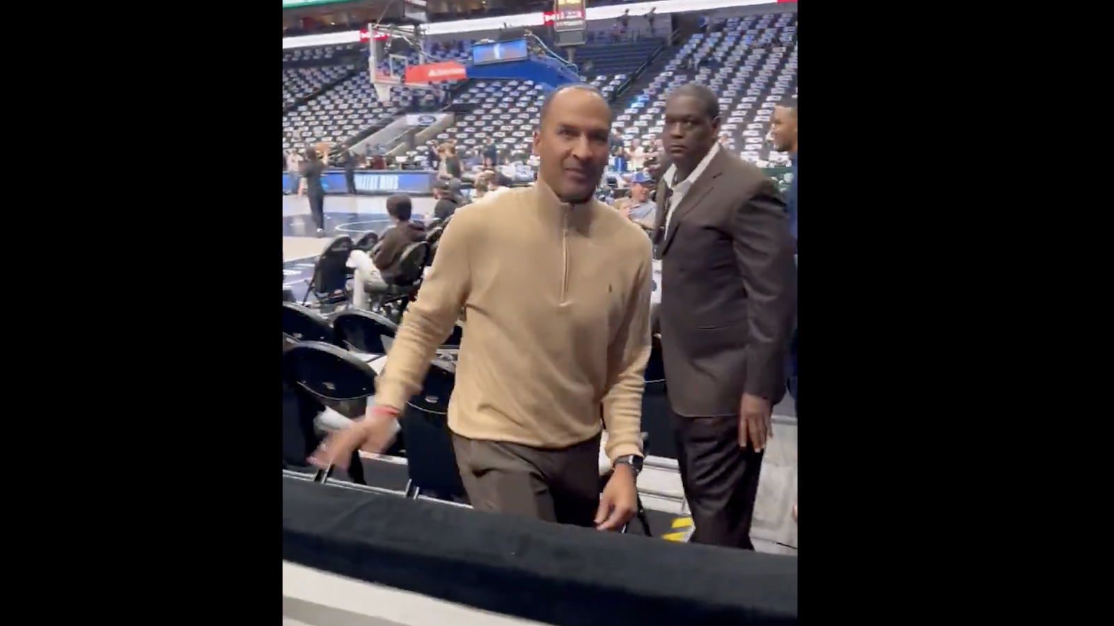 Mavericks Fan Goes Viral After Shouting ‘Fire Nico’ Directly at GM During Pre-Game Exchange - TMSPN