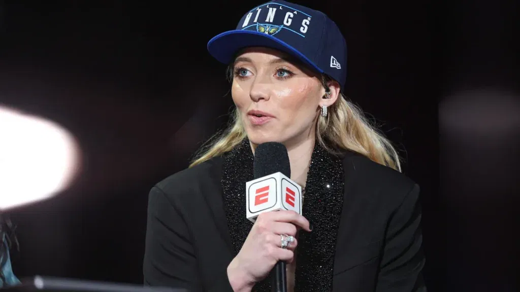 Paige Bueckers' Uplifting Message to Teammates Showcases Unstoppable ...