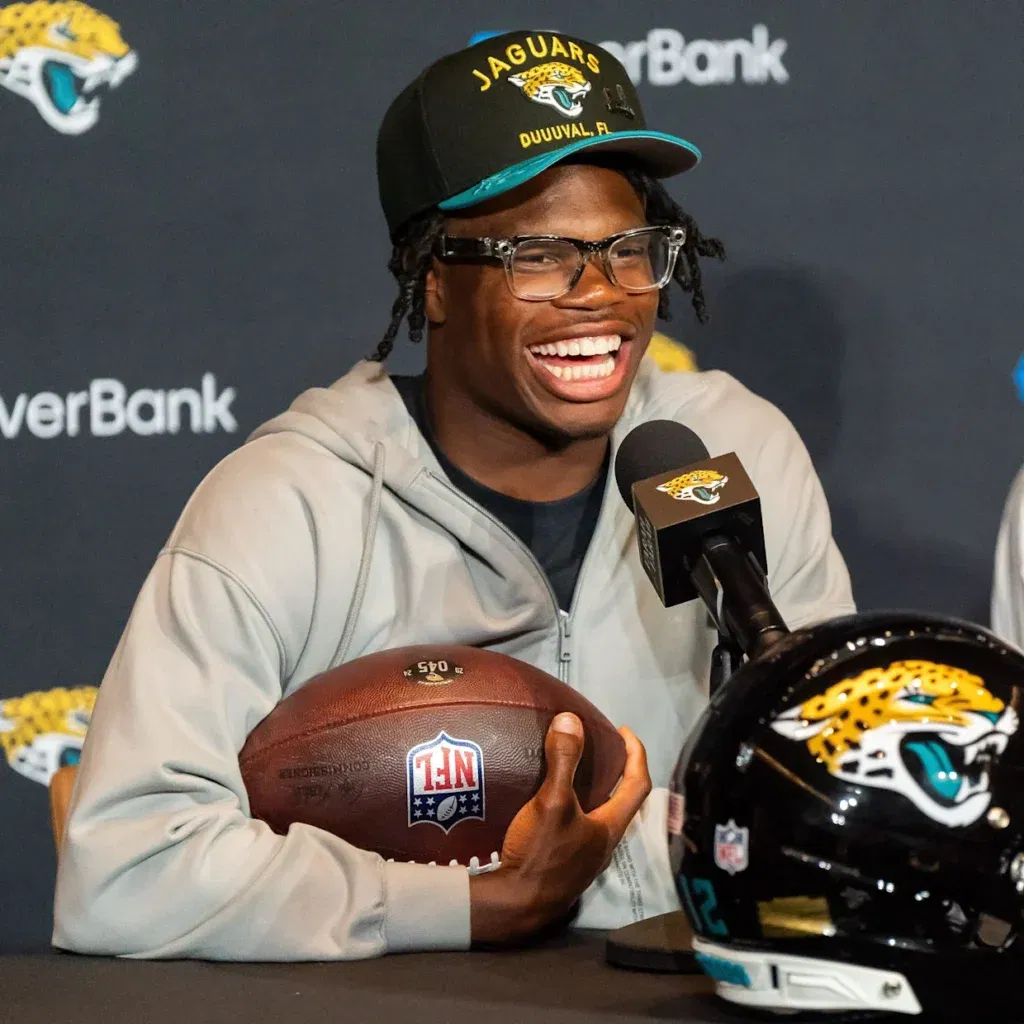 Travis Hunter Lands Massive Signing Bonus After Finalizing Deal with ...