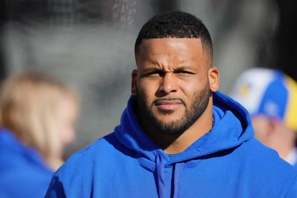 NFL Legend Aaron Donald Targeted by Stalker Claiming They're Married ...
