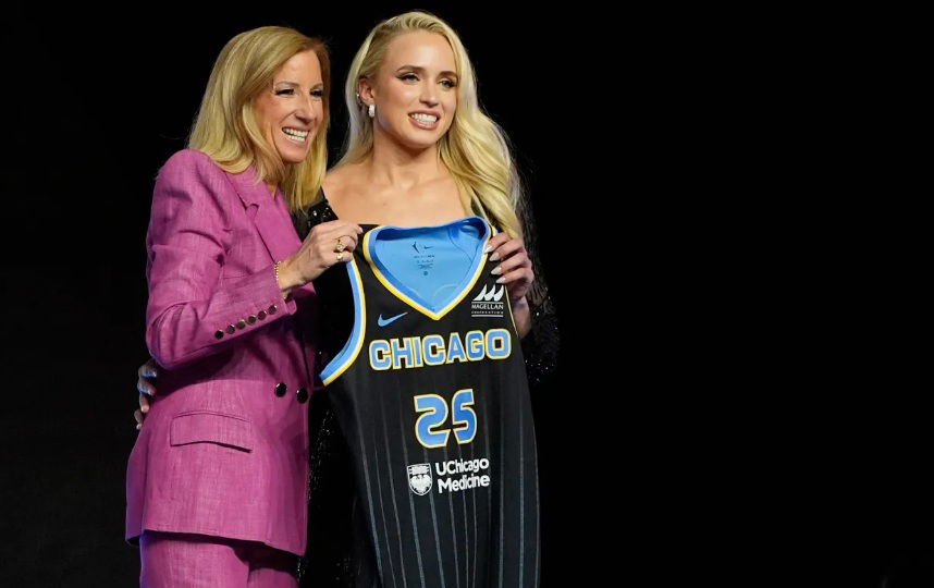 Hailey Van Lith Shares Sweet Kiss with NBA Boyfriend Jalen Suggs During Heartwarming WNBA Draft ...