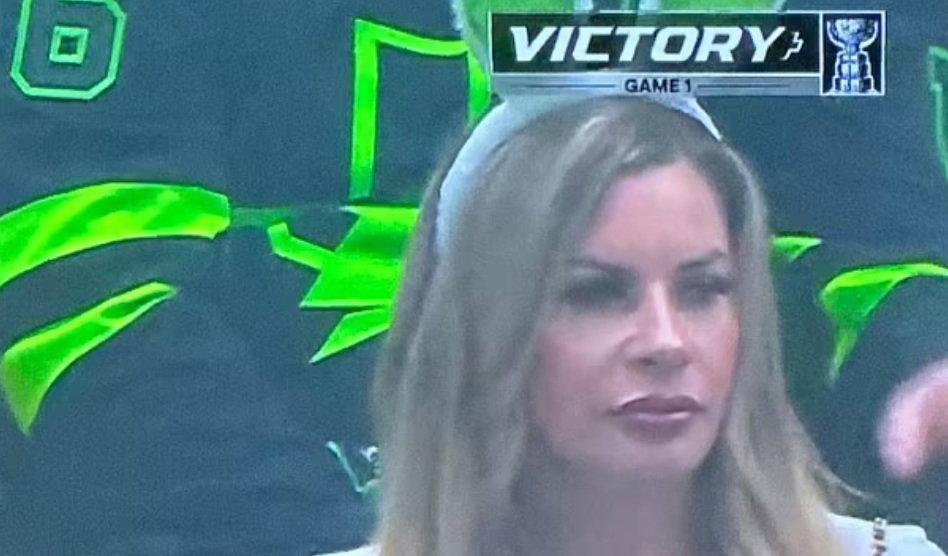 Female Hockey Fan Goes Viral After Wearing NSFW Shirt Behind Team Bench on Live TV - TMSPN