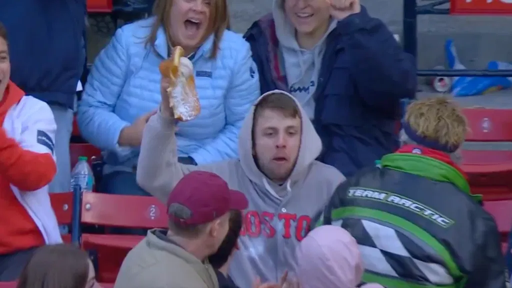 Red Sox Fan Makes Unbelievable Foul-Ball Catch While Balancing Food in ...