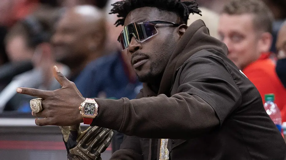 Man Alleging Antonio Brown Shot at Him Breaks Silence with His Side of ...