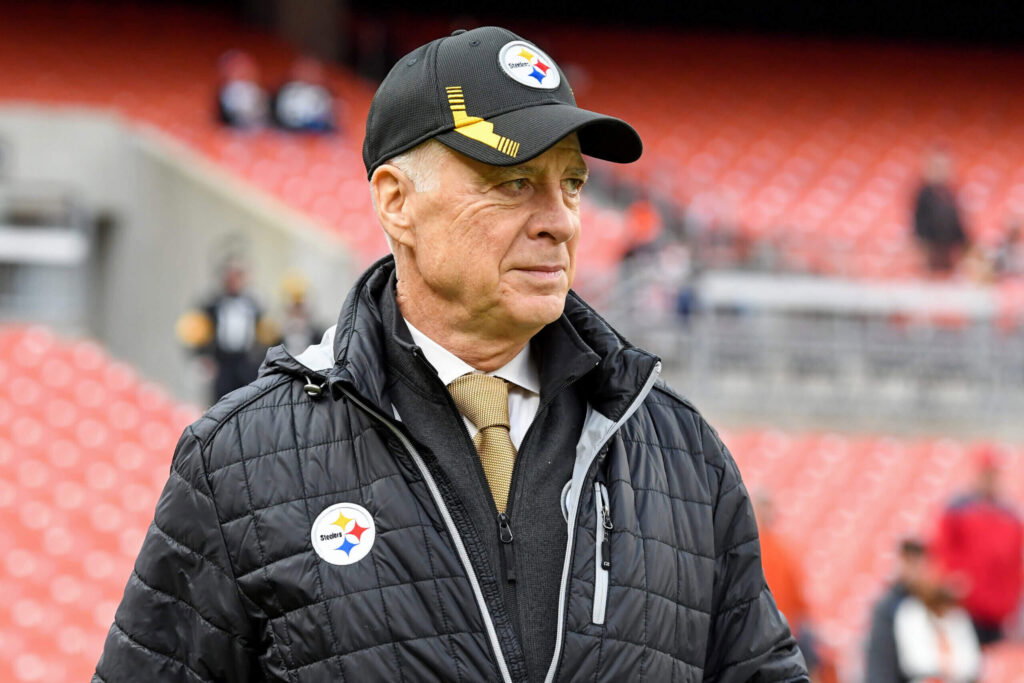 Steelers Owner Reveals Timeline for Potential Aaron Rodgers Decision ...