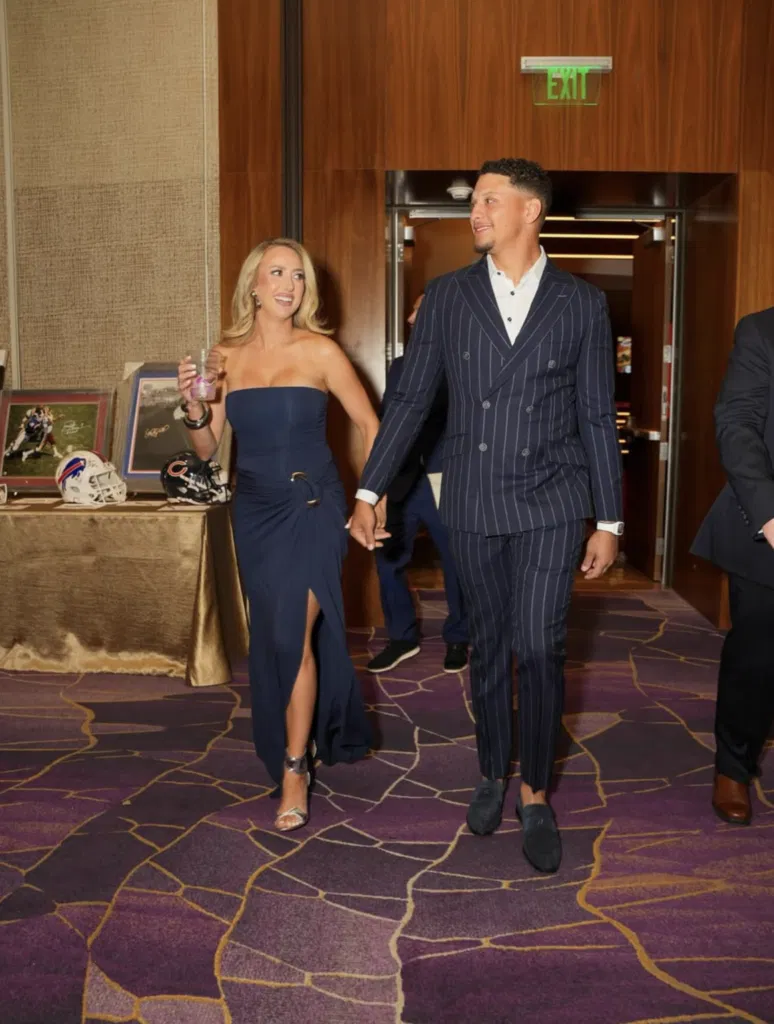 Brittany Mahomes Stuns in Strapless Navy Gown at Patrick Mahomes’ 15 and the Mahomies Foundation ...