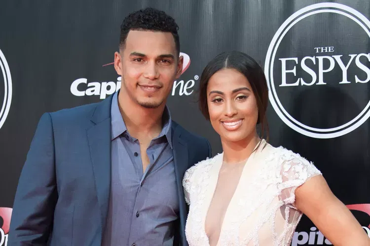 WNBA Star Skylar Diggins-Smith Files for Divorce After 8 Years of ...