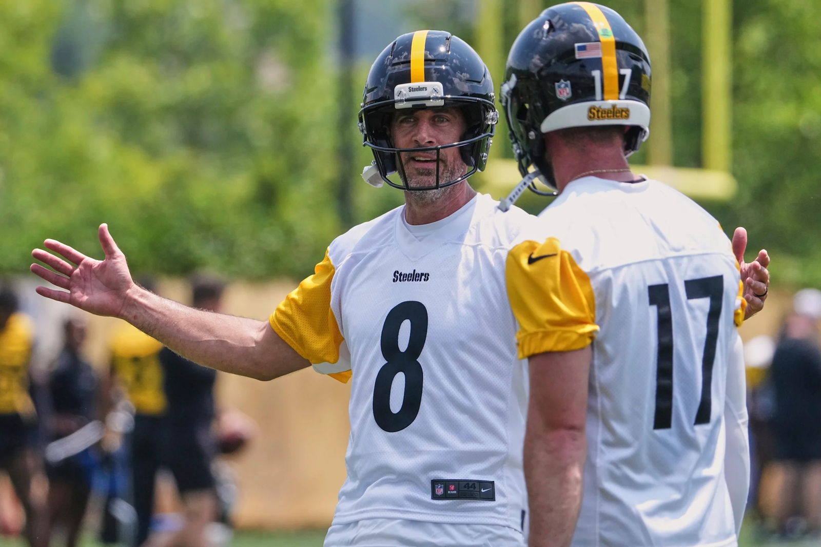 Aaron Rodgers Blasted as ‘Egomaniac’ and ‘Narcissist’ by Radio Hosts ...