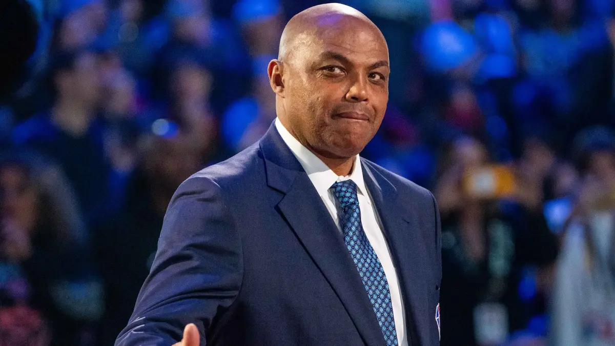 Charles Barkley Goes Viral for Unexpected Chair-Lifting Antics Ahead of ...