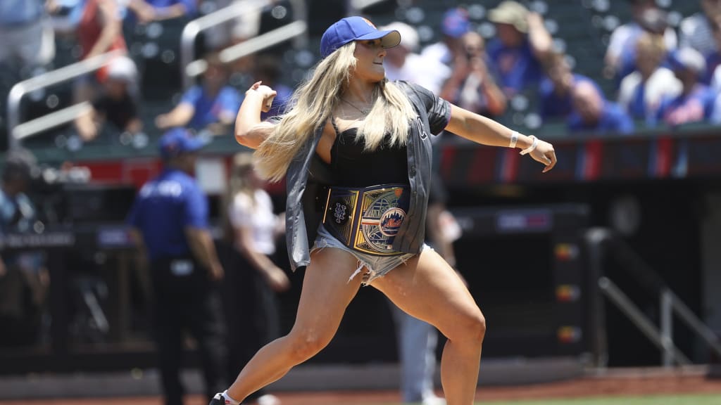 WWE Champion Tiffany Stratton Delivers Chaotic First Pitch at Mets Game ...
