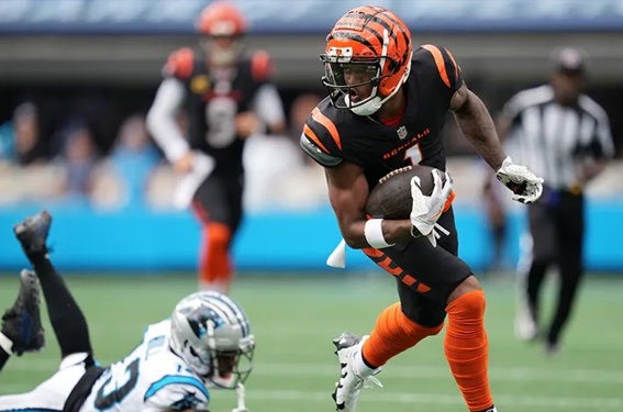 Ja'Marr Chase Caught in Awkward Run-In with Woman on NYC Street Sunday ...