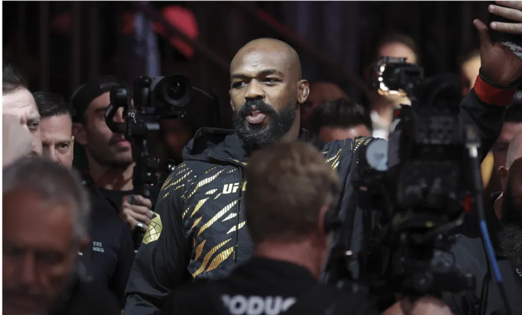 Jon Jones Accused of DUI and Abandoning Passenger After Crash in New ...