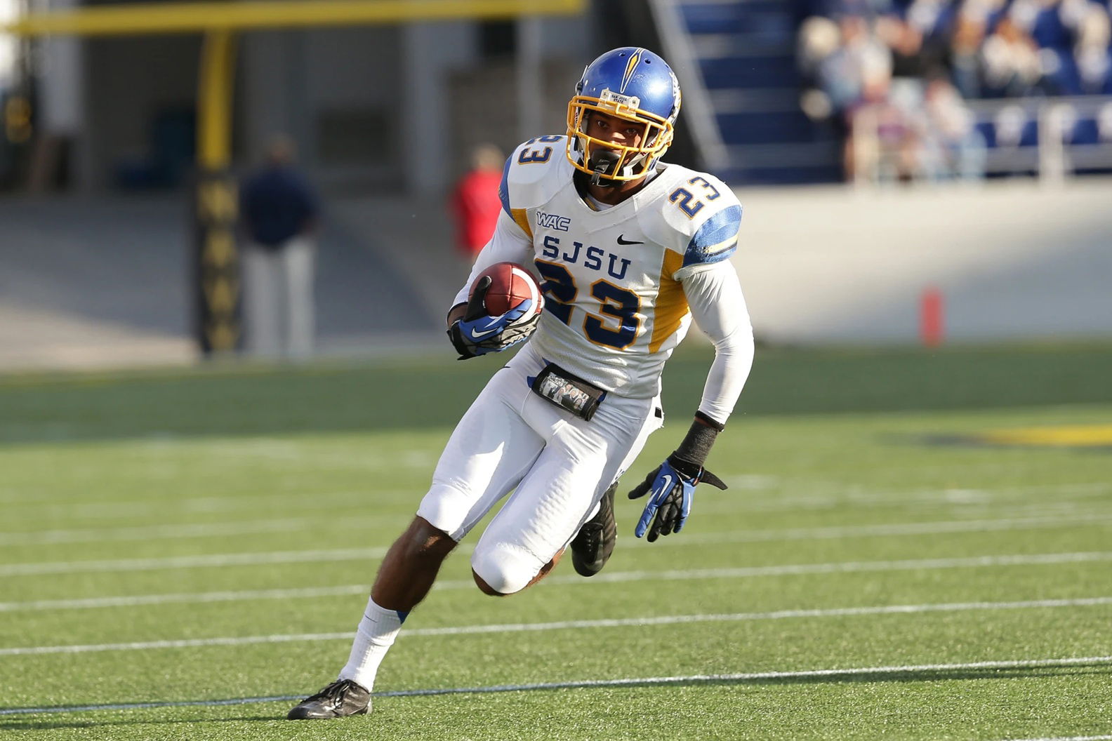 Former College Football Star Chandler Jones, 33, Dies in Tragic Highway ...