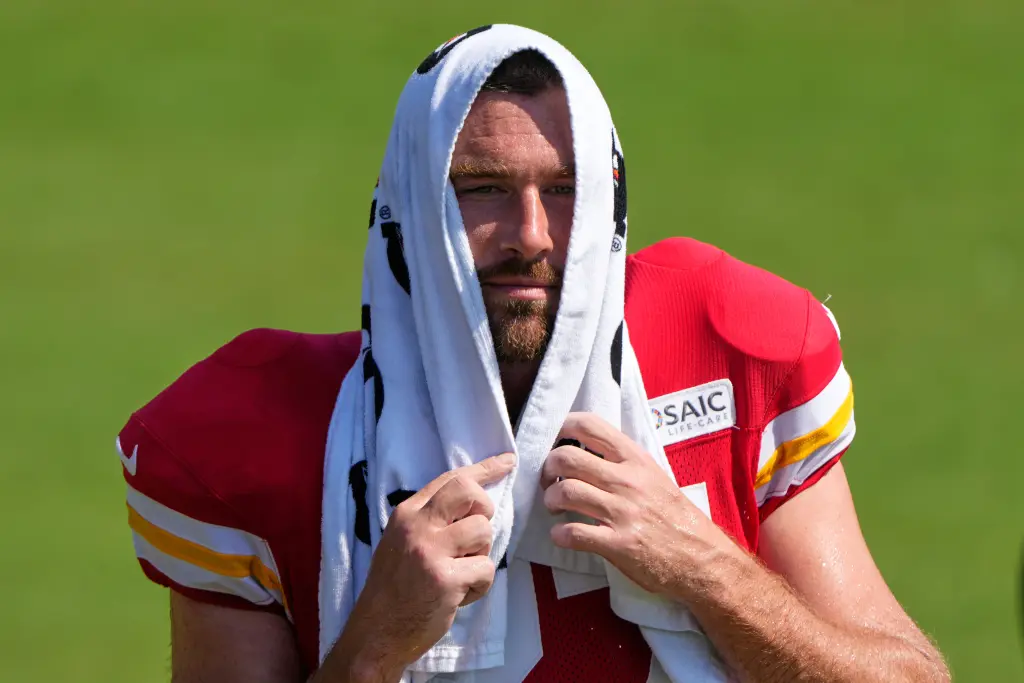 Travis Kelce Shocks Fans with Bold New Buzz Cut at Chiefs Camp - TMSPN