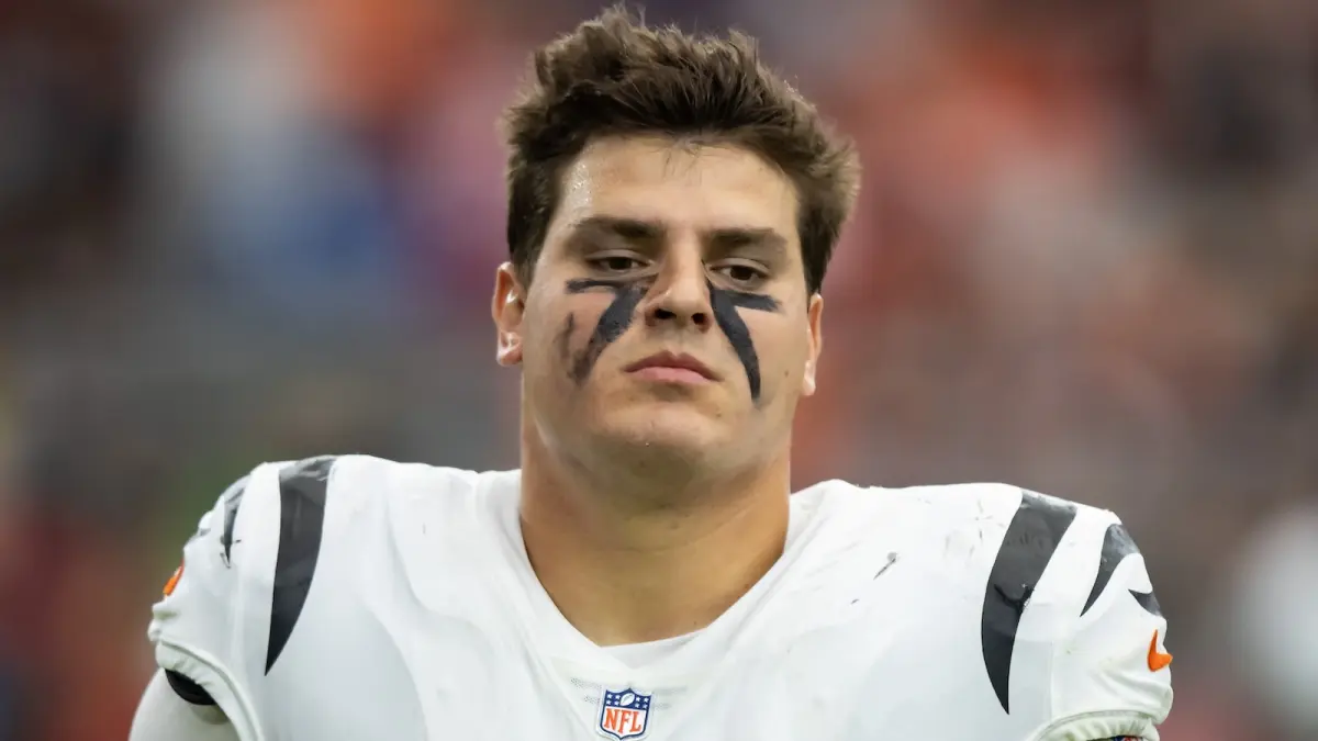 Trey Hendrickson Posts Cryptic Photo as Contract Standoff with Bengals ...