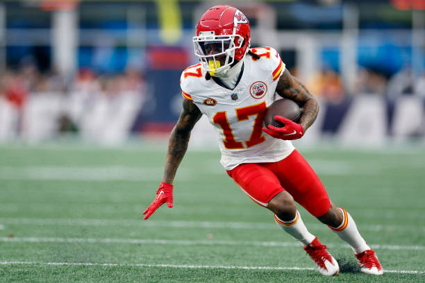 Chiefs Super Bowl Champion Wide Receiver Shocks NFL by Retiring at 29 ...