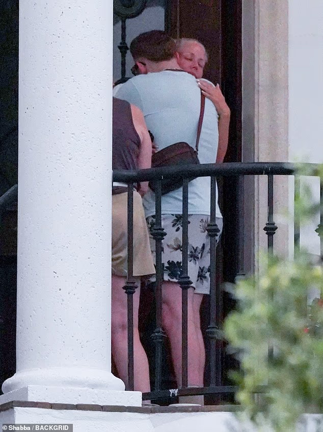 Hulk Hogan’s Grieving Widow Seen for First Time Since WWE Legend’s ...