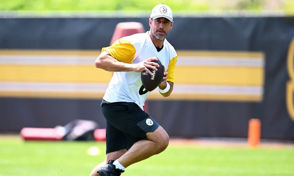 Aaron Rodgers Brings Unexpected Comic Relief to Steelers’ Preseason ...