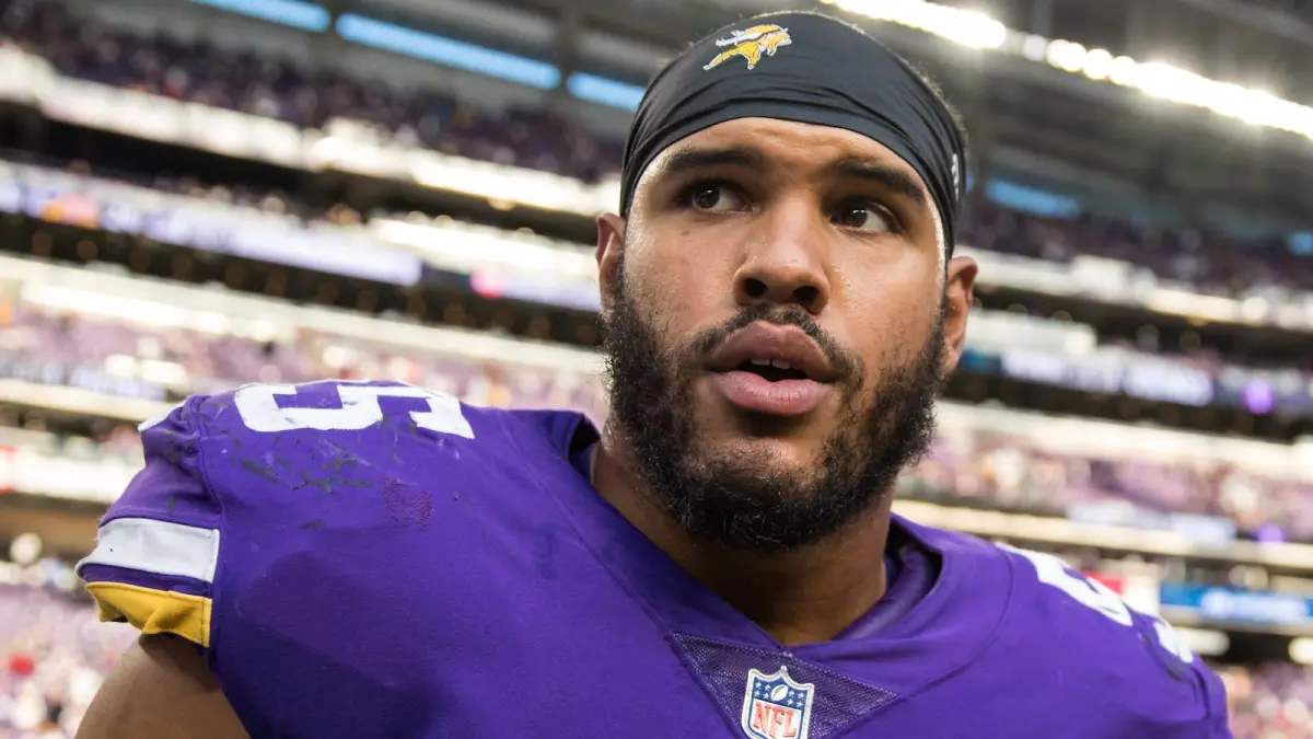 Four-Time Pro Bowl Linebacker Officially Calls It a Career - TMSPN