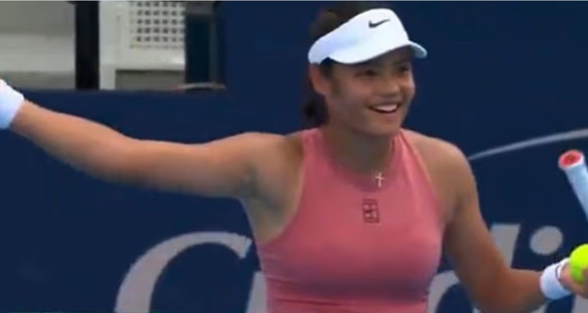 Emma Raducanu Sparks Controversy After Urging Umpire to Eject Crying ...