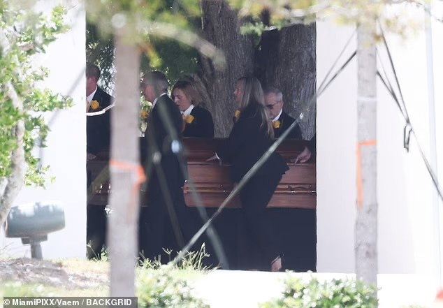 Heartbroken Friends and Family Gather to Say Goodbye at Hulk Hogan’s ...