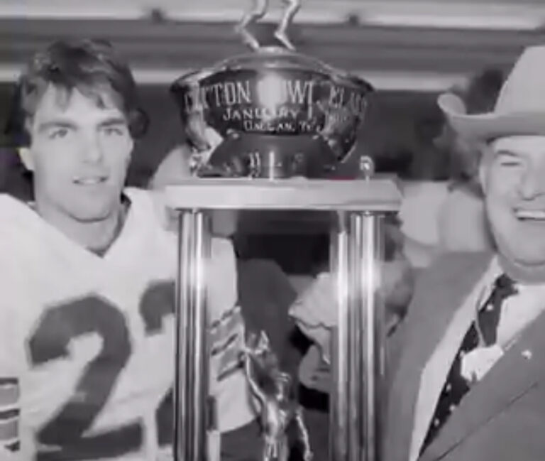 Woman Returns Legendary NFL Quarterback’s Long-Lost Memento 32 Years ...