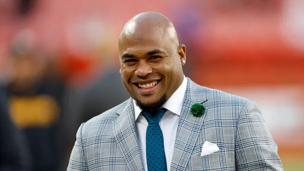 NFL Legend Stirs Uproar After Cracking Cheating Joke on Live Preseason ...
