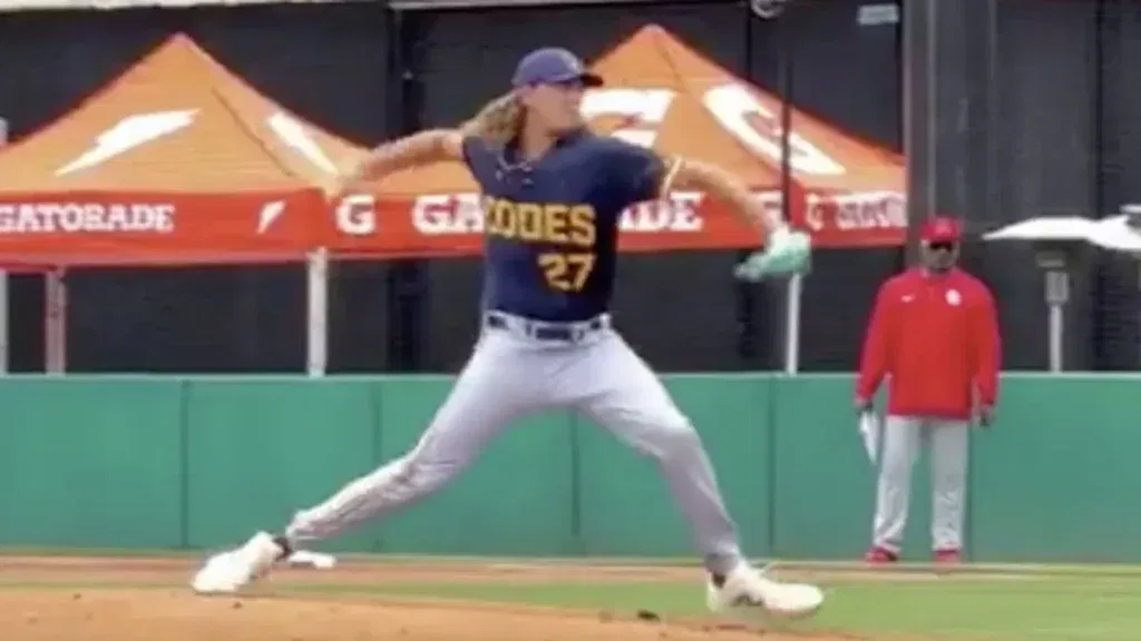 16-Year-Old Phenom Striker Pence Clocks 100 MPH on the Mound - TMSPN