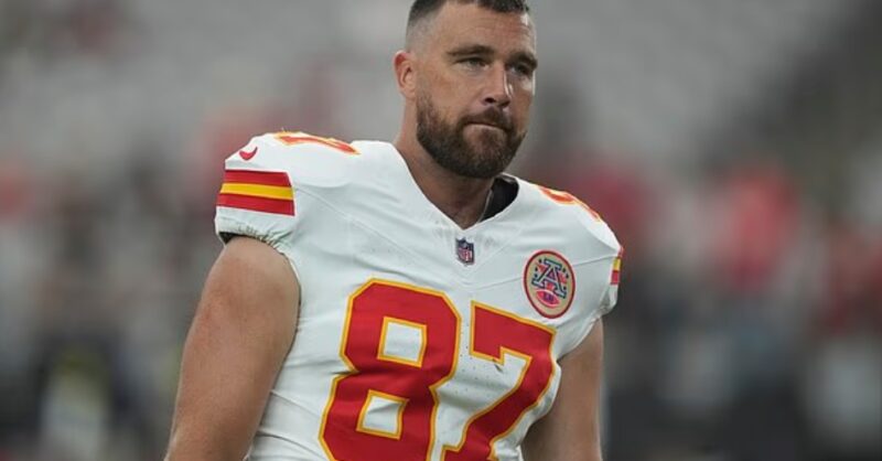 Travis Kelce Busts Out Dance Moves in Chiefs Warm-Ups, Channels Taylor Swift’s “Shake It Off ...