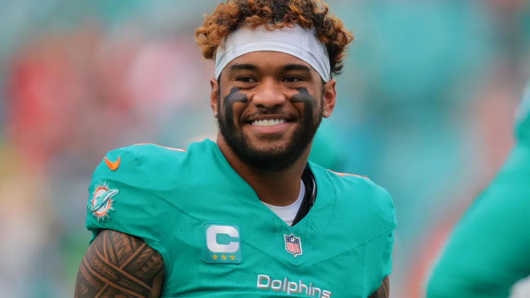 Tua Tagovailoa Delivers Baffling Comment Following Tyreek Hill’s Devastating Knee Injury - TMSPN