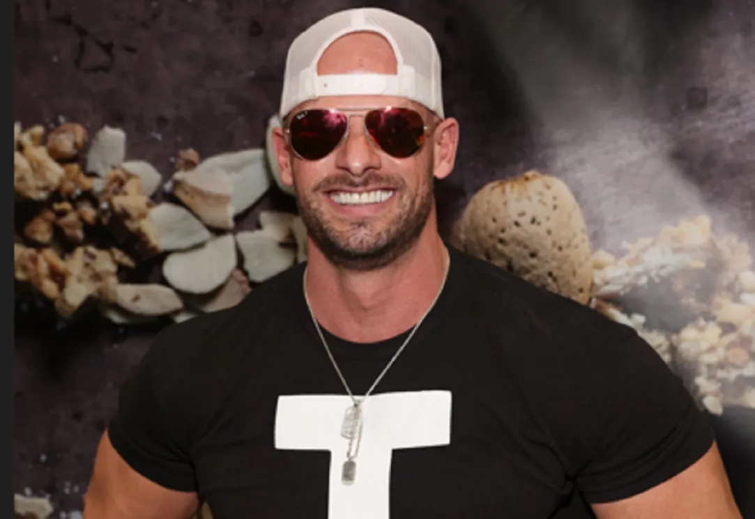 UFC Legend Rips Joey Swoll Over Hulk Hogan Backlash - TMSPN
