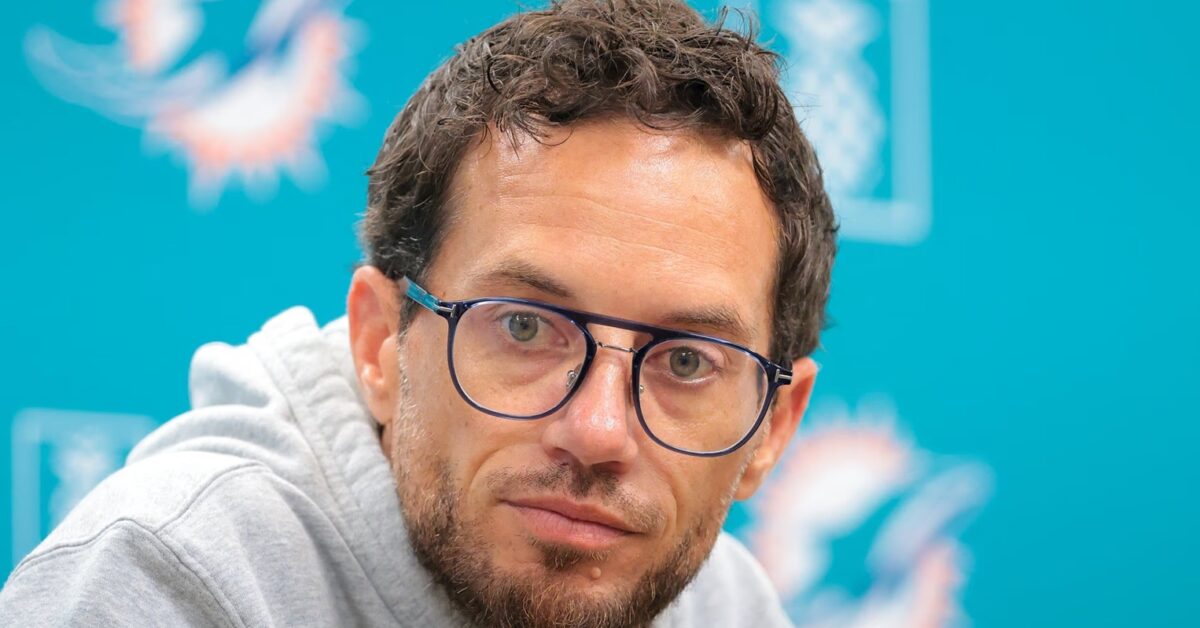 Mike McDaniel Refuses to Address Report Claiming He’ll Remain Dolphins ...