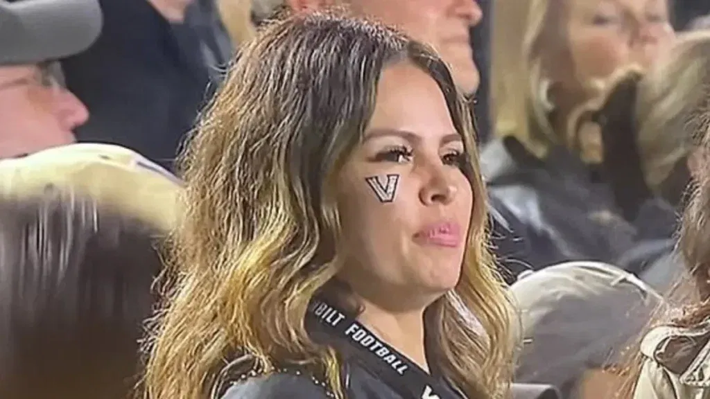 Theo Von Ends Up on the Hook for a Date with Diego Pavia’s Mom After ...