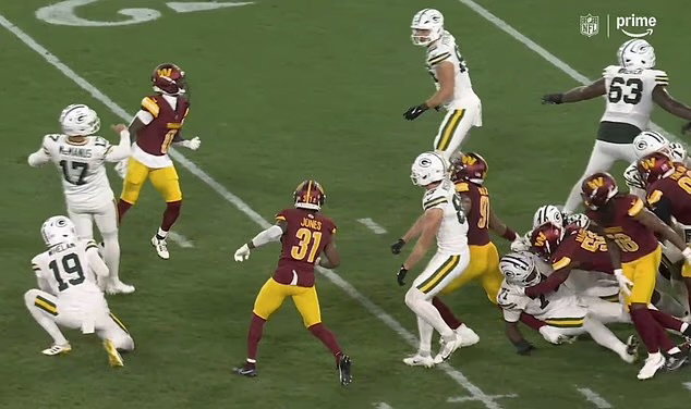 NFL Star in Tears After Suffering Gruesome Leg Injury on Thursday Night ...