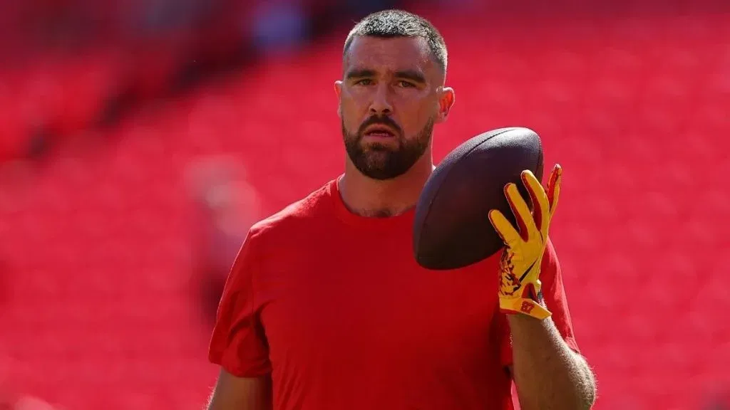 Travis Kelce Gets Emotional on Podcast as Chiefs Miss Playoffs, Fueling ...